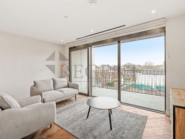 Hampton House, King's Road Park, SW6 2 bed apartment to rent £4,000 pcm £923 pw