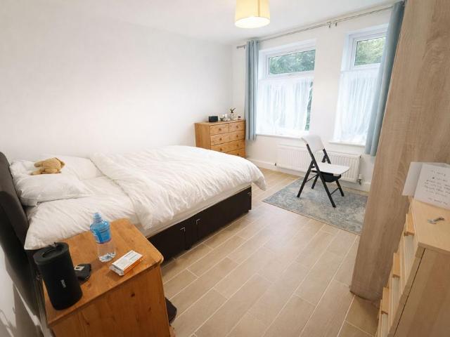 Hampton Park, Bristol, BS6 2 bed flat to rent £1,750 pcm £404 pw