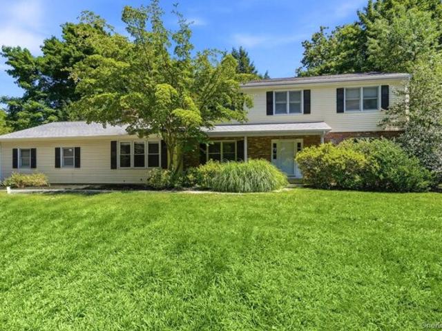 Hampton Pl, Katonah, Home For Sale