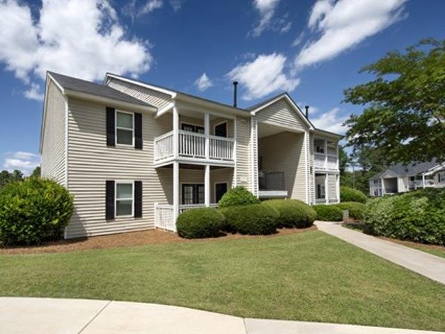 Hampton Place Apartments Pine