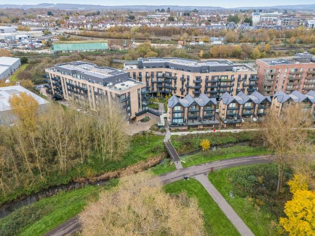 Hampton Place, Ashford TN23, 2 bed flat to rent, £1,515 pcm | PrimeLocation