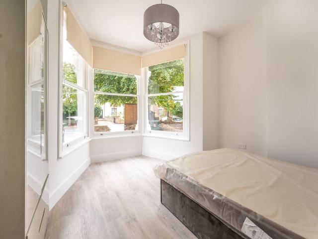 Hampton Road, Forest Gate, London E7, 3 bed flat to rent, £2,800 pcm | PrimeLocation