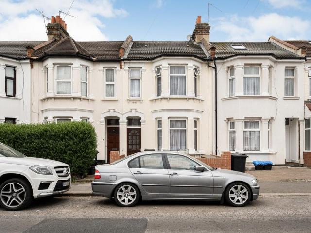 Hampton Road, Ilford, IG1 4 bed terraced house to rent £2,650 pcm £612 pw