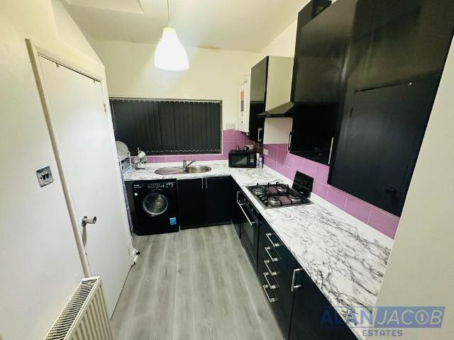 Hampton Road, Ilford IG1 1 bed flat to rent £1,650 pcm £381 pw