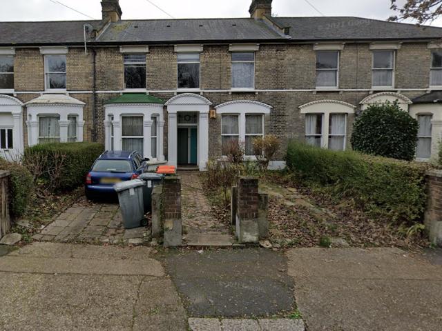 Hampton Road, London, London E7, 3 bed flat to rent, £2,400 pcm | PrimeLocation