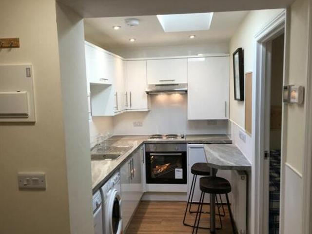 Hampton Road, Redland, 2 Bedroom Apartment