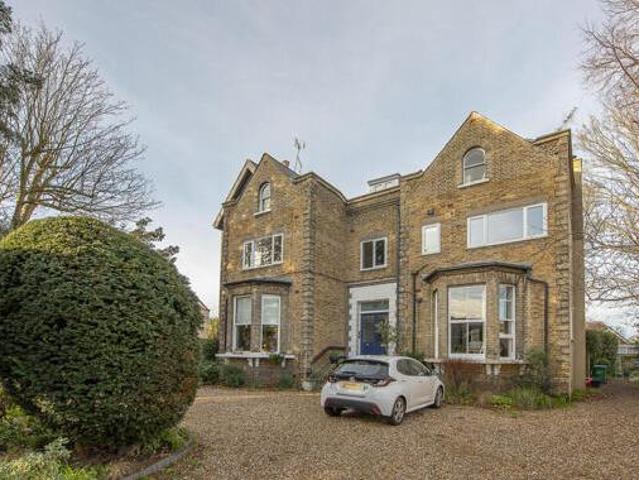 Hampton Road, Twickenham, 2 Bedroom Flat