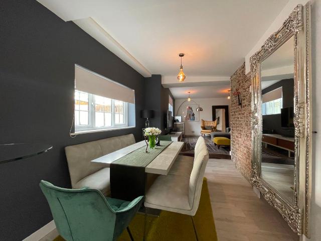 Hampton Street, Brighton BN1, Studio to rent, £1,500 pcm | PrimeLocation