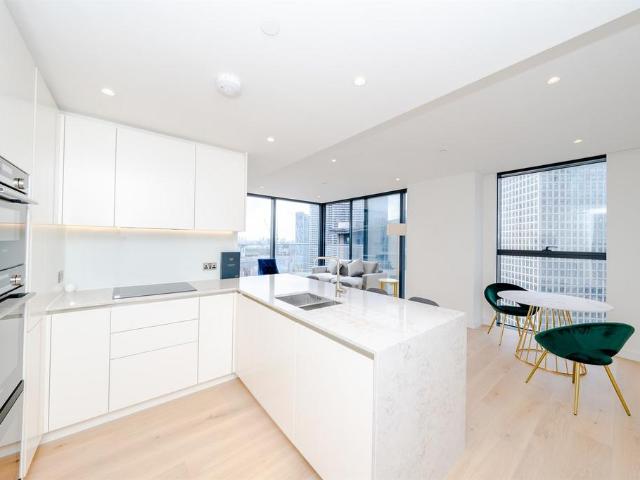 Hampton Tower, Marsh Wall, E14 2 bed apartment to rent £4,000 pcm £923 pw