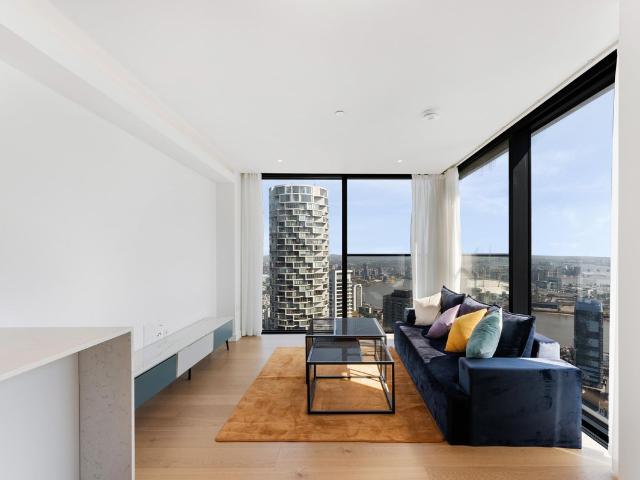 Hampton Tower, Marsh Wall, London E14, 2 bed flat to rent, £4,637 pcm | PrimeLocation
