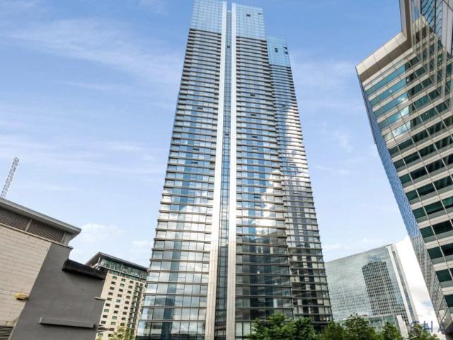 Hampton Tower, E14 3 bed flat to rent £5,633 pcm £1,300 pw