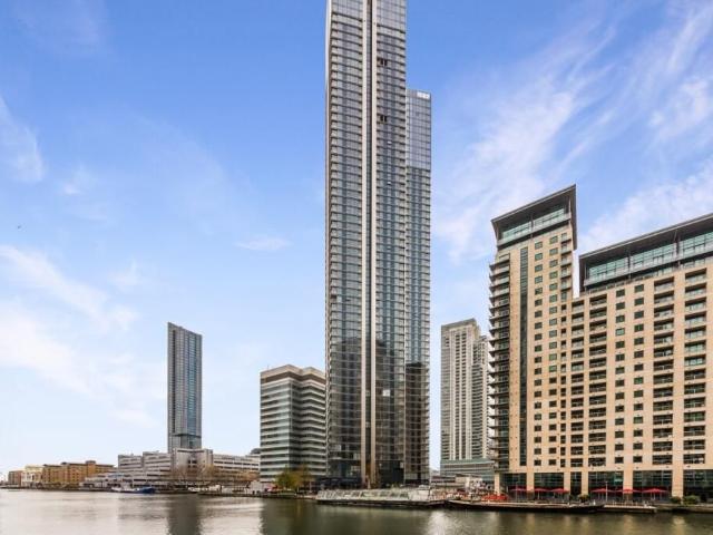 Hampton Tower, South Quay, Marsh Wall, London E14, 1 bed flat to rent, £3,358 pcm | PrimeLocation