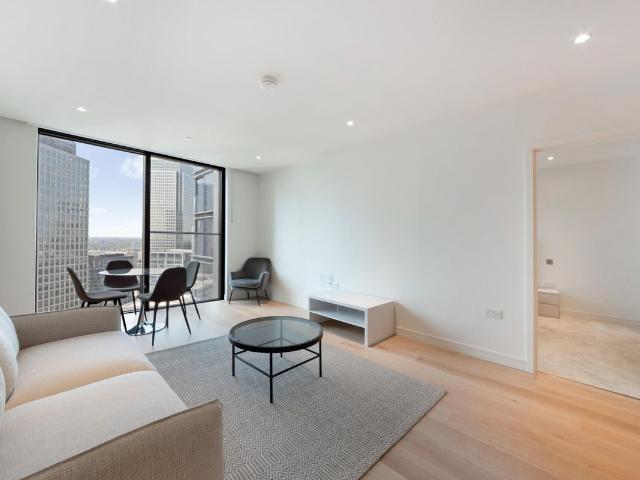 Hampton Tower, South Quay Plaza, Canary Wharf E14, 1 bed flat to rent, £3,200 pcm | PrimeLocation
