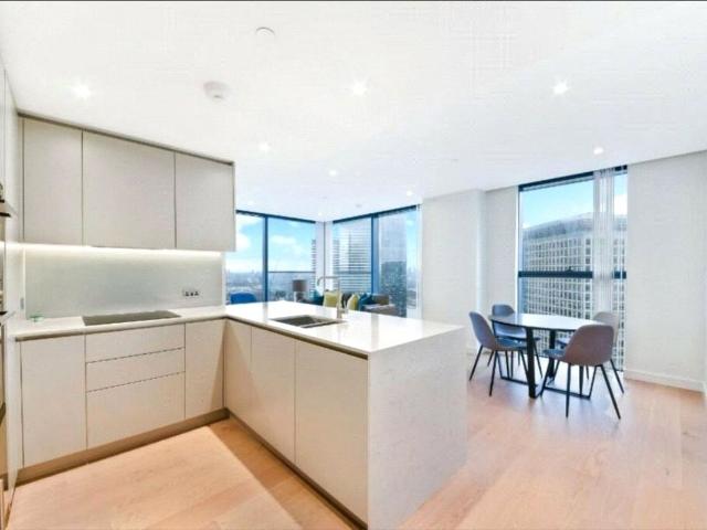 Hampton Tower, South Quay Plaza, Canary Wharf E14, 2 bed flat to rent, £4,000 pcm | PrimeLocation