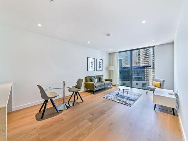 Hampton Tower, South Quay Plaza, London E14 1 bed flat to rent, £3,250 pcm | PrimeLocation