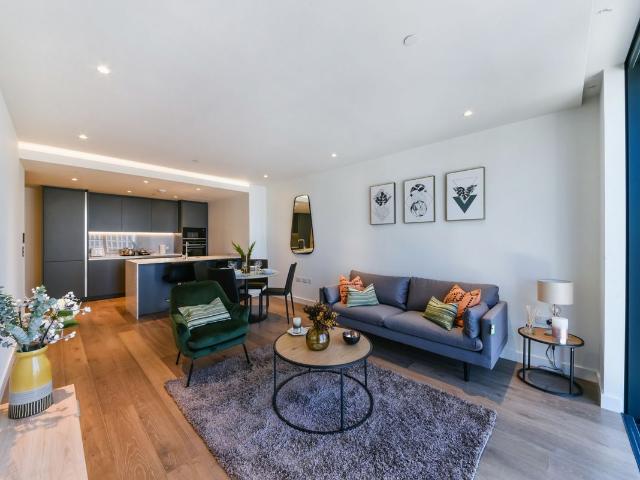 Hampton Tower, 75 South Quay, Marsh Wall, Canary Wharf E14, 1 bed flat to rent, £3,228 pcm | PrimeLocation