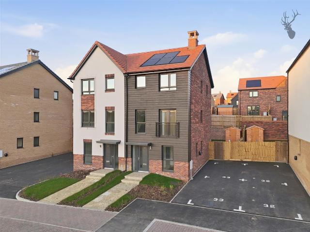 Hampton Way, Bishop's Stortford CM23, 3 bed property to rent, £2,275 pcm | PrimeLocation