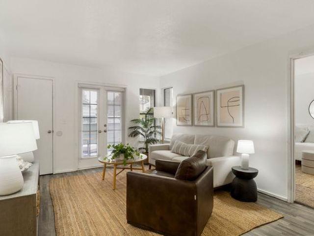 Hampton Woods 2 Bedroom Apartment for Rent at 3001 Oak Tree Ave, Norman, OK 73072