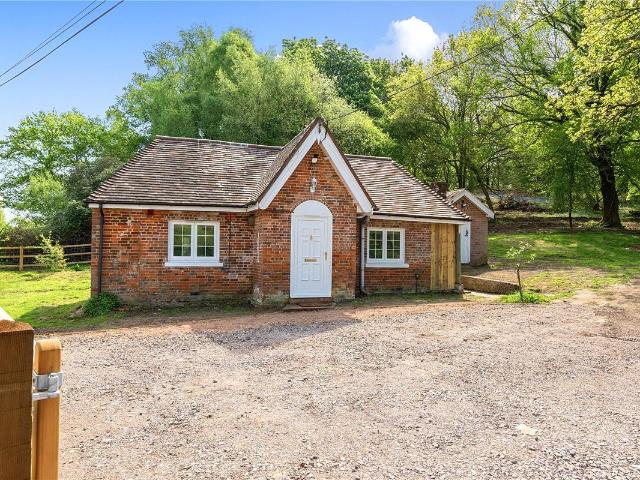 Hamptworth Road, Landford, Salisbury, Wiltshire SP5, 2 bed bungalow to rent, £2,000 pcm | PrimeLocation