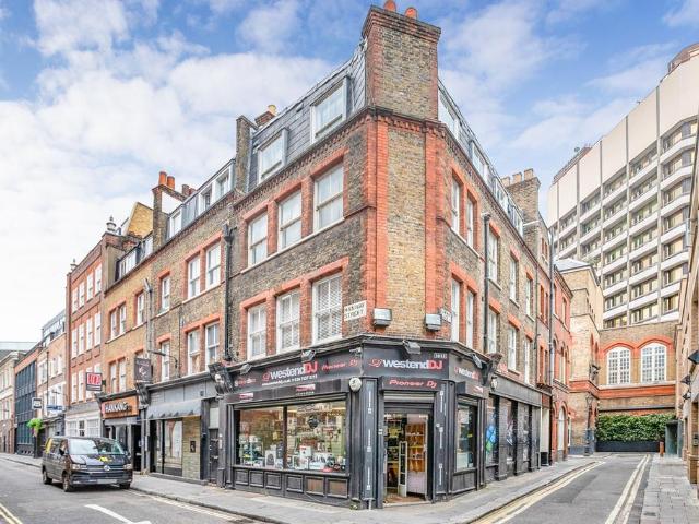 Hanway Street, London, W1T 2 bed flat to rent £2,700 pcm £623 pw