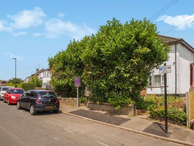Hanwell Square | Modern Sixth Floor Apartment