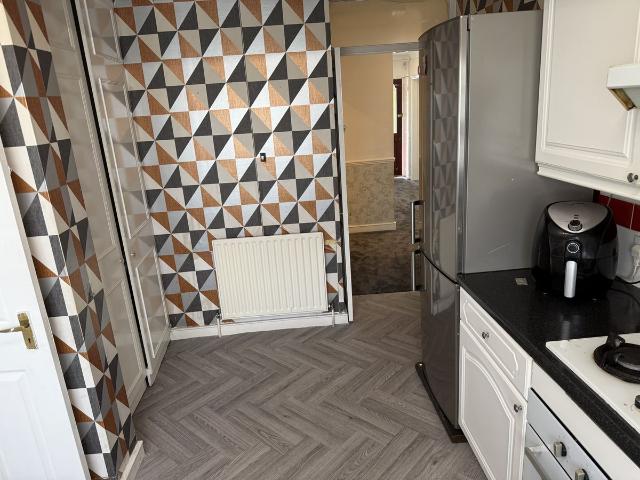 Hanworth Road, Hounslow, Greater London TW4, 3 bed bungalow to rent, £2,400 pcm | PrimeLocation