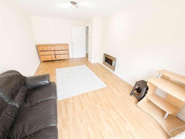 Hanworth Road, Hounslow, TW3