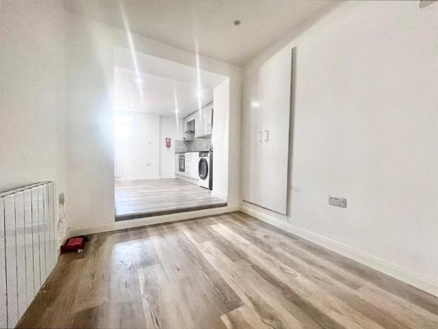 Hanworth Road, Hounslow, TW3 3TU