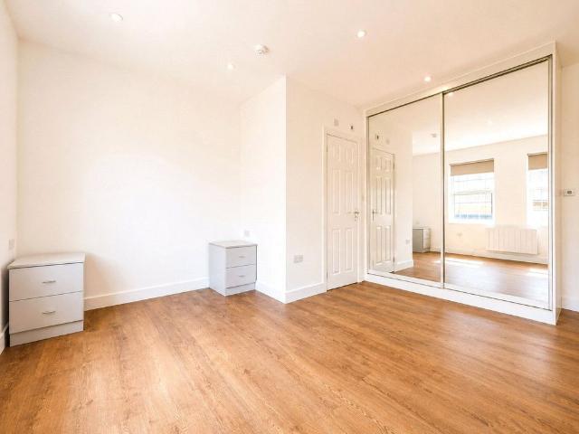 Hanworth Road, Hounslow, TW3 3TU