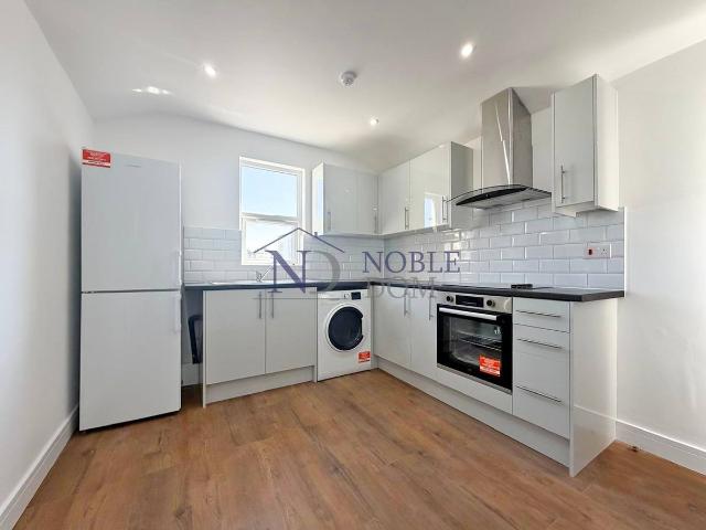 Hanworth Road, Hounslow TW3, Studio to rent, £1,475 pcm | PrimeLocation