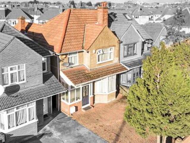 Hanworth Road, Hounslow, 4 Bedroom Semi detached