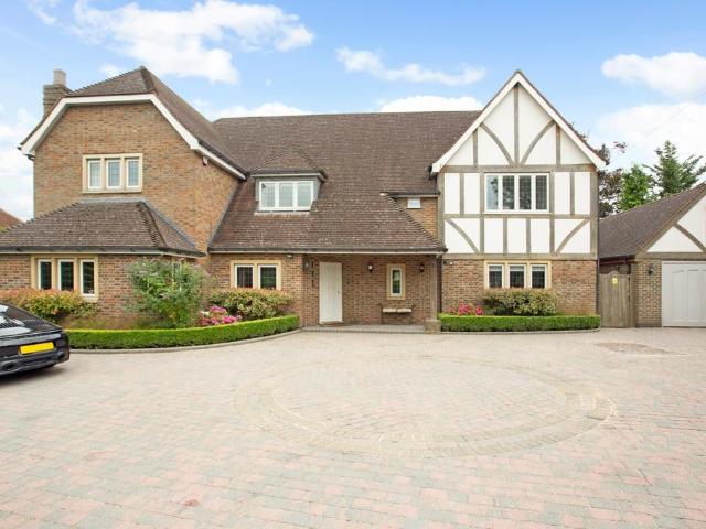 Hanyards Lane Cuffley EN6 5 bed detached house to rent £10,000 pcm £2,308 pw