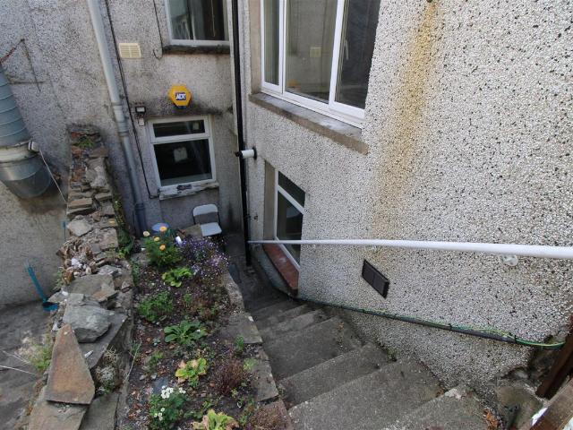 Hanbury Road, Bargoed CF81, 1 bed flat to rent, £475 pcm | PrimeLocation