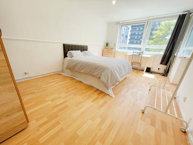 Hanbury Street, London E1, Room to rent, £1,100 pcm | PrimeLocation