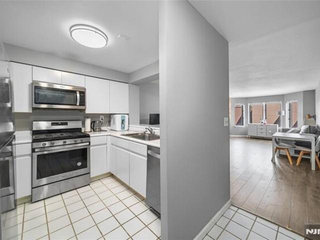 Hancock Ct Unit M, Edgewater, Condo For Sale