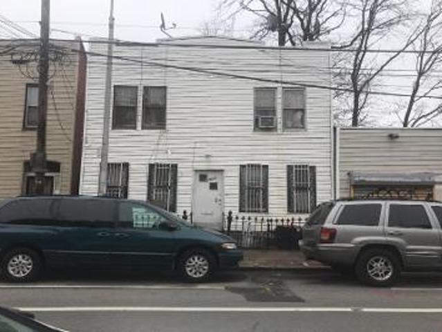 Hancock St