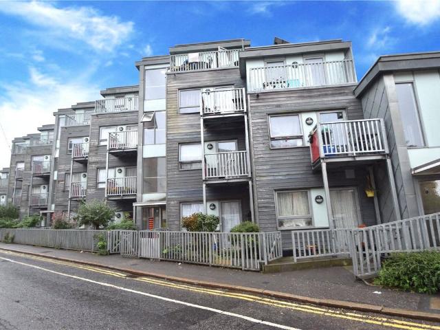 Handcroft Road, Croydon CR0, 2 bed flat to rent, £1,600 pcm | PrimeLocation