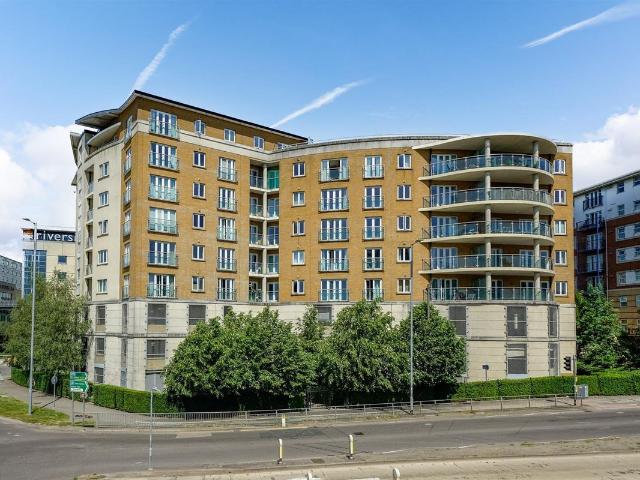 Handleys Court, Selden Hill, Hemel Hempstead, Hertfordshire HP2, 2 bed flat to rent, £1,350 pcm | PrimeLocation