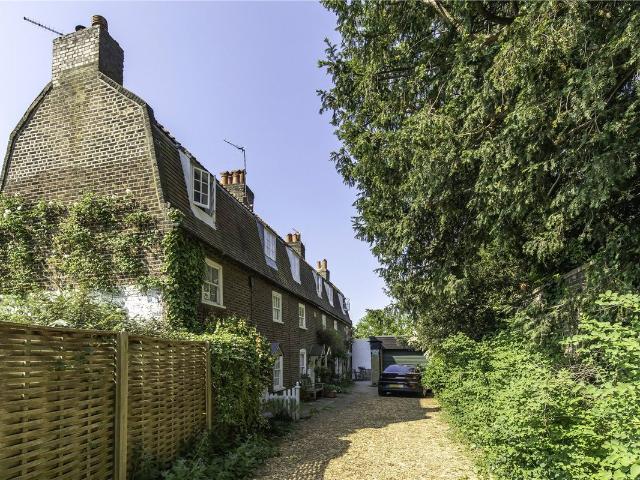 Hanford Row, Wimbledon, London SW19, 1 bed end terrace house to rent, £4,000 pcm | PrimeLocation