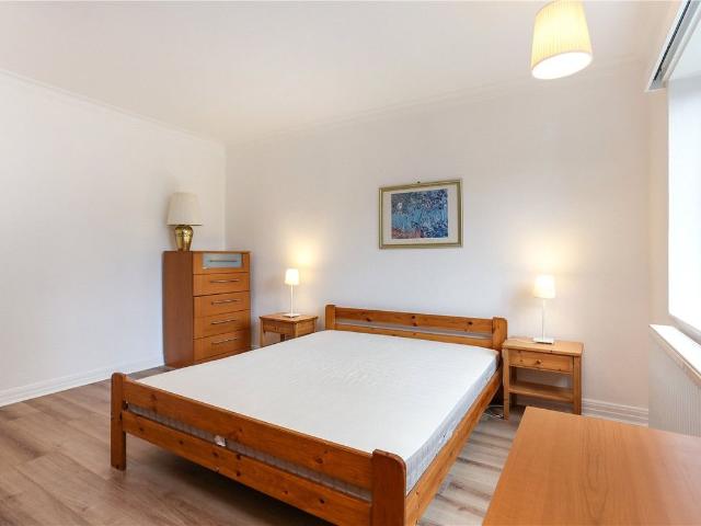 Hanger Green, London, UK W5, 2 bed flat to rent, £2,100 pcm | PrimeLocation