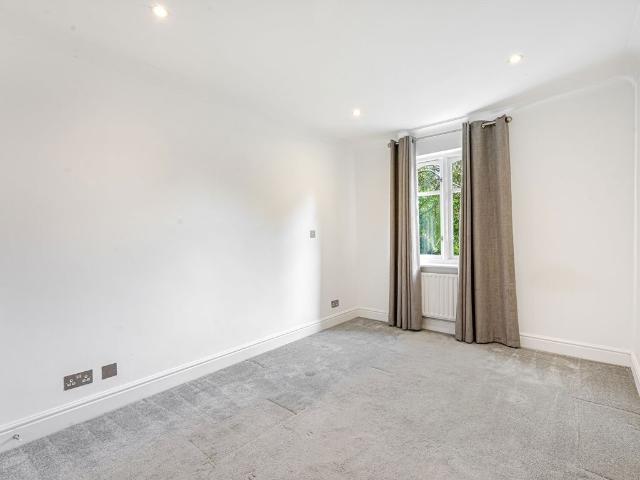 Hanger Hill, Weybridge