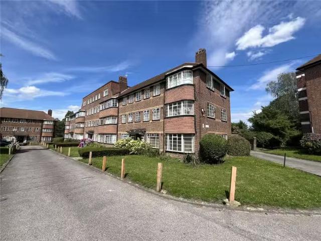 Hanger Lane, Ealing, W5 3DE