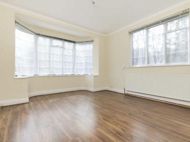 Hanger Lane, London W5 2 bed flat to rent £2,000 pcm £462 pw