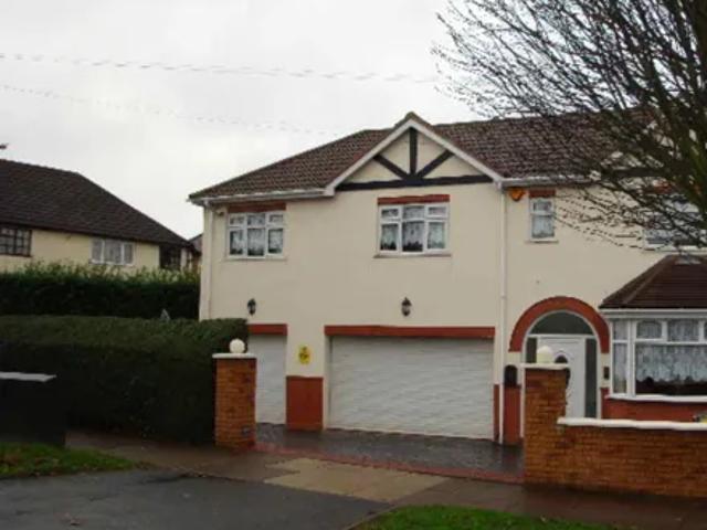 Hanging Lane, Turves Green, B31 5BA, United Kingdom | 1 bed apartment for rent #167619219 | Rentberry