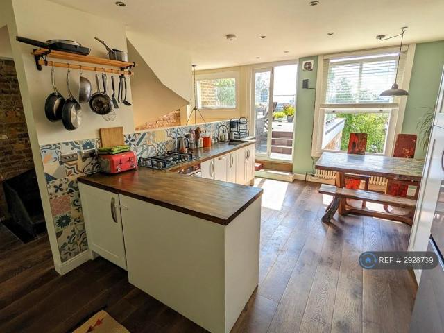 Hanley Road, London, N4 1 bed flat to rent £1,875 pcm £433 pw