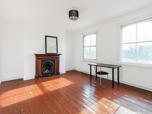 Hanley Road, London, N4 2 bed flat to rent £2,100 pcm £485 pw