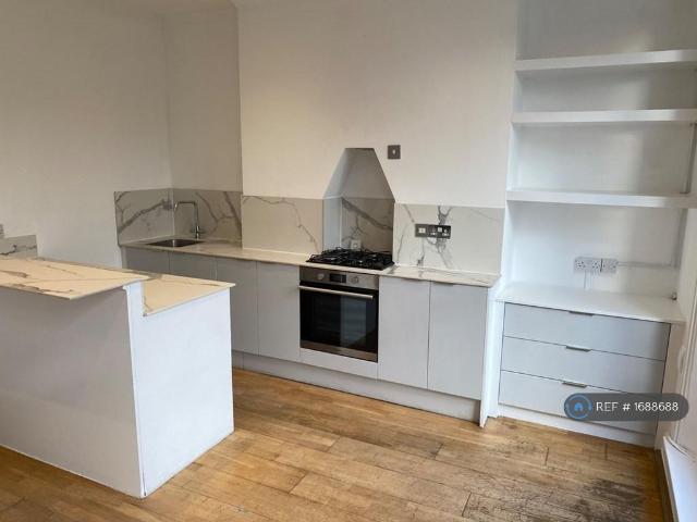 Hanley Road, London, N4 1 bed flat to rent £1,520 pcm £351 pw