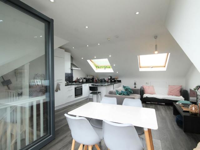 Hanley Road, Stroud Green N4, 3 bed flat to rent, £3,500 pcm | PrimeLocation
