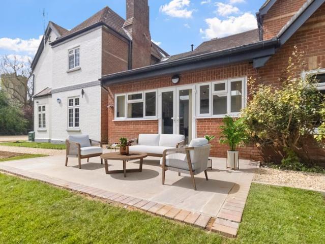Hanmer Road, Next To St Thomas Church, Milton Keynes MK6, Studio to rent, £1,100 pcm | PrimeLocation