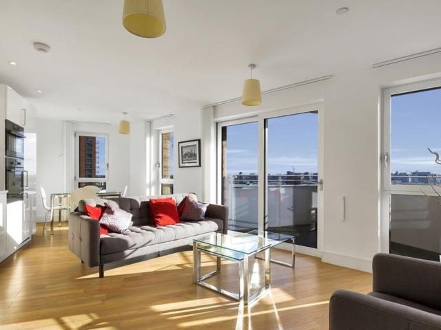 Hannaford Walk, London E3, 2 bed flat to rent, £2,427 pcm | PrimeLocation